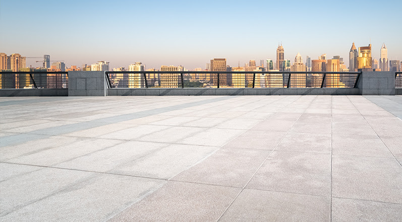 Should Flat Roofs Be Sloped? Angle, Pitch, Drainage & More