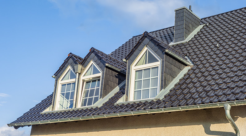 Mansard Roofing Guide: Maintenance, Pros & Cons, Tips