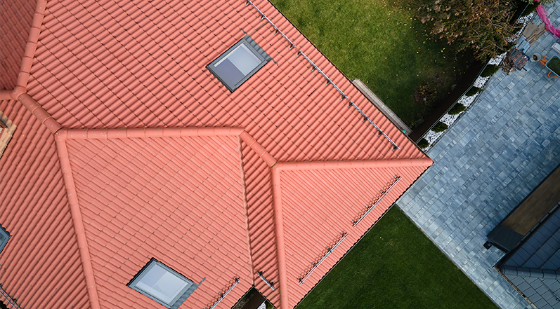 Gable Roof vs. Hip Roof and The Differences Between Them