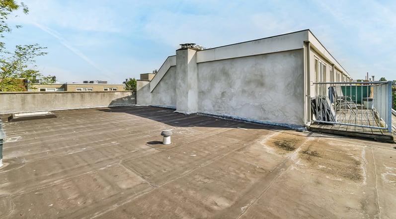 10 Reasons Why Many Commercial Buildings Have Flat Roofs