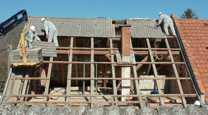 The Ultimate Guide to Removing or Replacing an Asbestos Roof