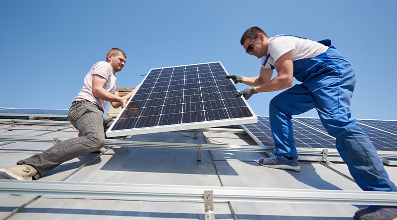 Can Roofing Companies Remove and Reinstall Solar Panels?